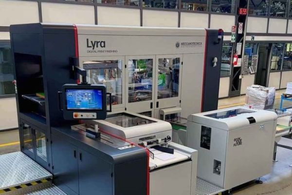 Livres cartonnés : Meccanotecnica automatise l'emboîtage pour les très ...